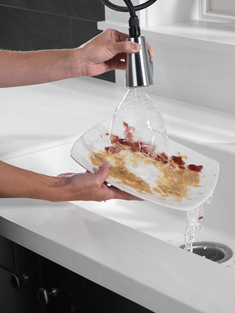 Splatter-Reducing Faucet ShieldSpray® Technology | Delta Faucet