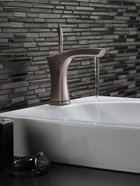 Touchless Bathroom Faucet With Delta® Touch₂O.xt®: Delta Faucet | Delta ...