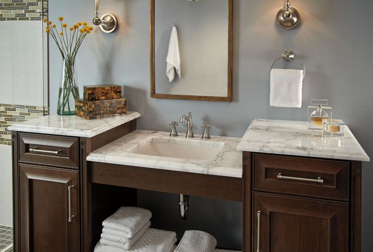 Guest Bathroom: Setting Up your Guest Bathroom Like A Hotel Pro | Delta ...