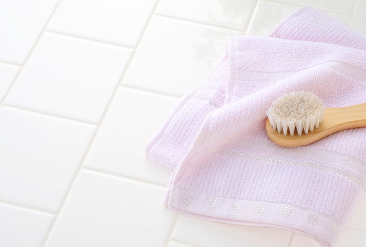 How To Glaze Tile: A Step By Step Guide | Delta Faucet Inspired Living