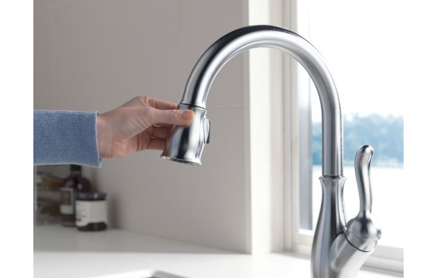 Leland® Kitchen Collection | Delta Faucet