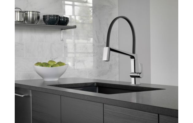 Pivotal® Kitchen Collection | Delta Faucet