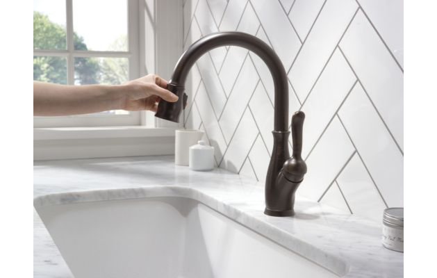 Leland® Kitchen Collection | Delta Faucet