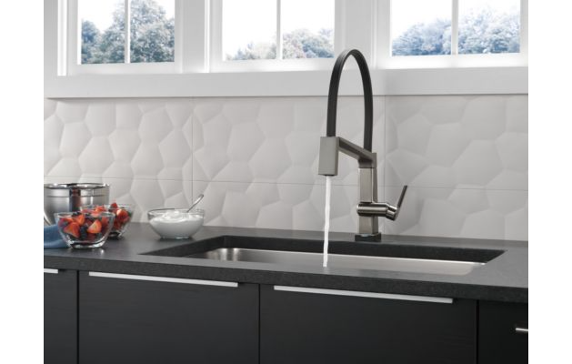 Pivotal® Kitchen Collection | Delta Faucet