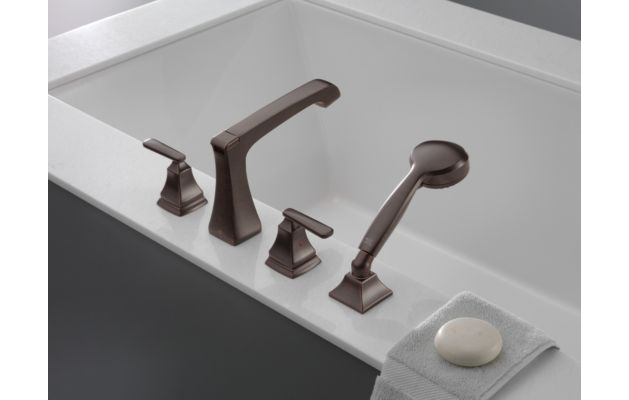 Ashlyn™ Bathroom Collection | Delta Faucet