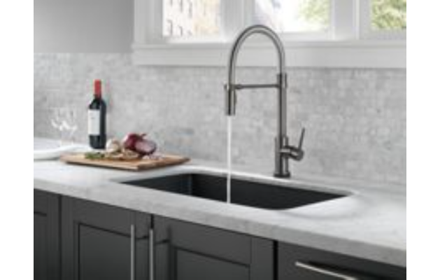 TRINSIC PRO Kitchen Collection | Delta Faucet
