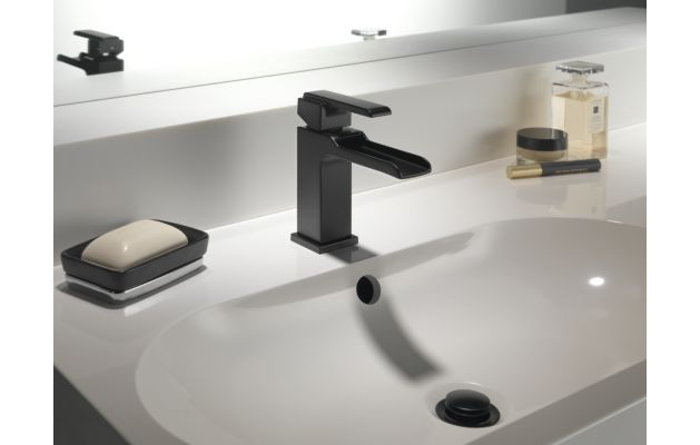 Ara® Bathroom Collection | Delta Faucet