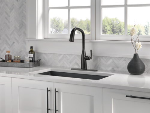 Stryke® Kitchen Collection | Delta Faucet