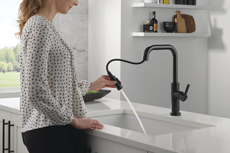 Top 5 Kitchen Faucet Trends for 2025 | Delta Faucet