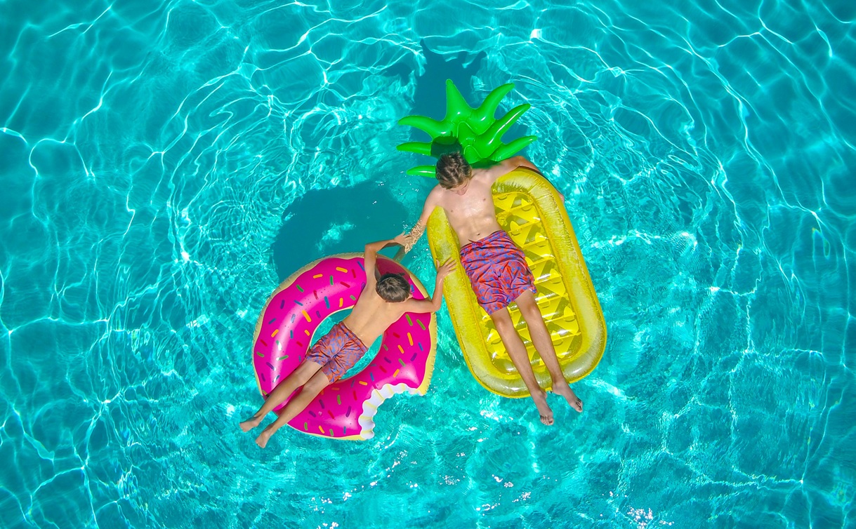 Make a Splash: 6 Easy Pool Party Tips for a Perfect Summer Bash | Delta ...