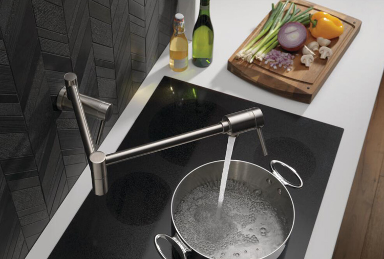 How to Host Thanksgiving Even If You Are Short on Space | Delta Faucet ...