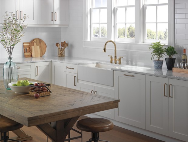 How to Get the Charm of an English Country Kitchen | Delta Faucet