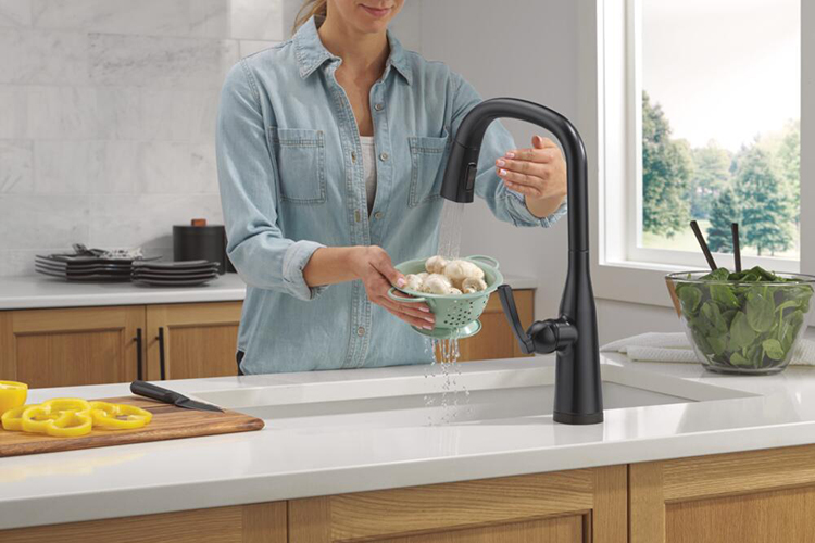 How to Host Thanksgiving Even If You Are Short on Space | Delta Faucet ...