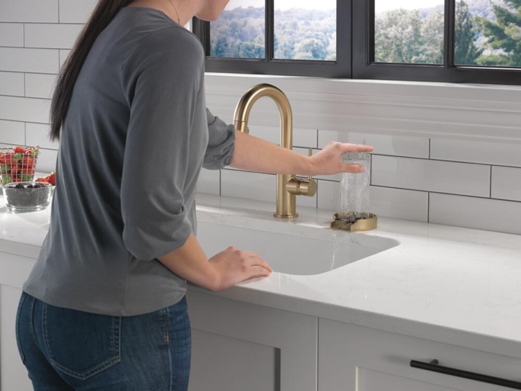 Make a Splash: 6 Easy Pool Party Tips for a Perfect Summer Bash | Delta ...