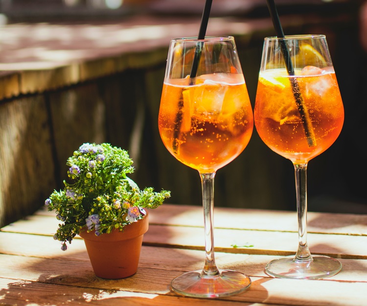 Shake Up Your Summer: 3 Must-Try Cocktail Recipes | Delta Faucet