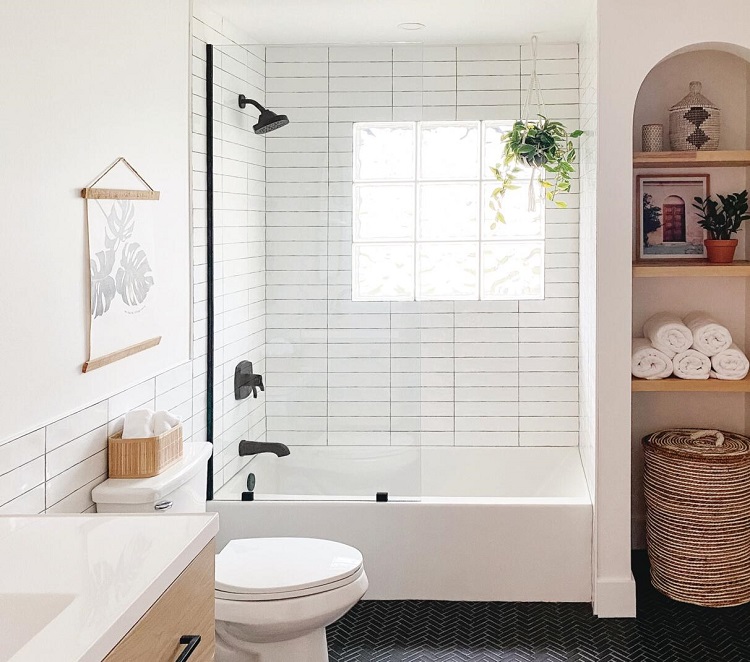 The Beauty and Simplicity of a Classic White Bathroom | Delta Faucet